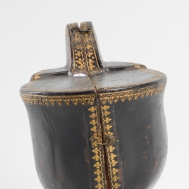 Case for jasper helmet-shaped ewer - The Collection - Museo Nacional ...